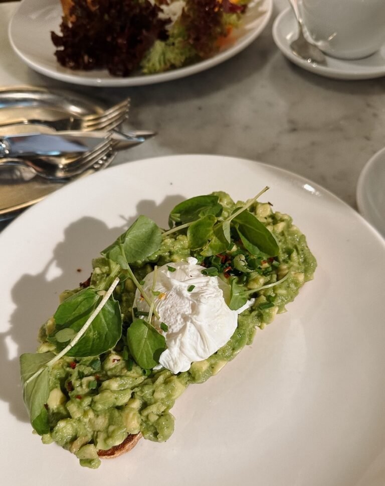 Where to Eat in Zurich: The Best Cafés, Bars & Restaurants - Linds Alyse